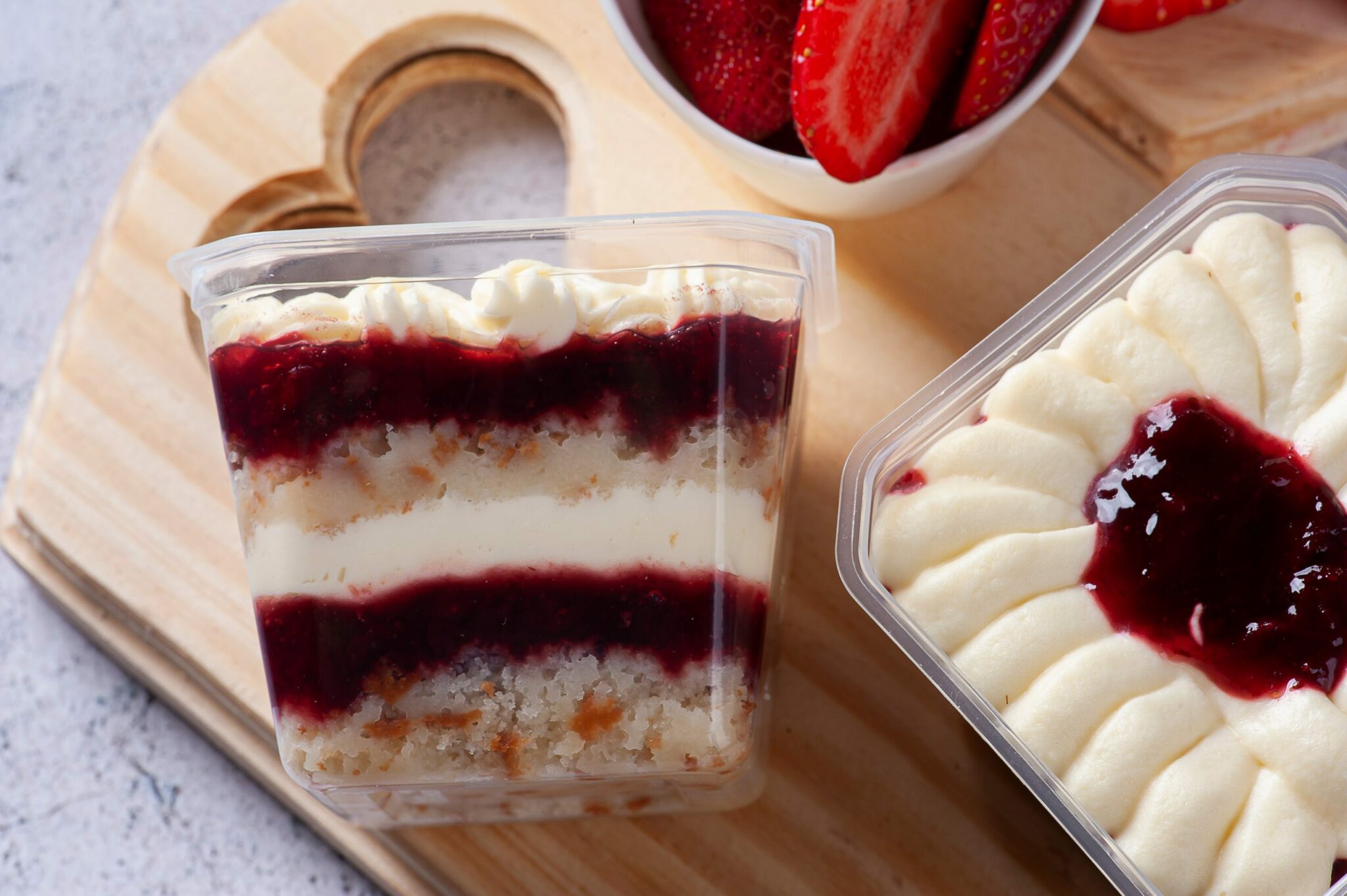 Bolo no Pote de Morango - receitasmondial.com.br